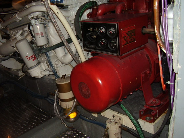 47 Commander Engine Room 8V71N | CC Commander Club