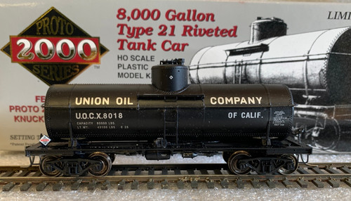 UNION OIL CO - 8000 Gallon Type 21 Riveted Tank Car - Proto | mysite