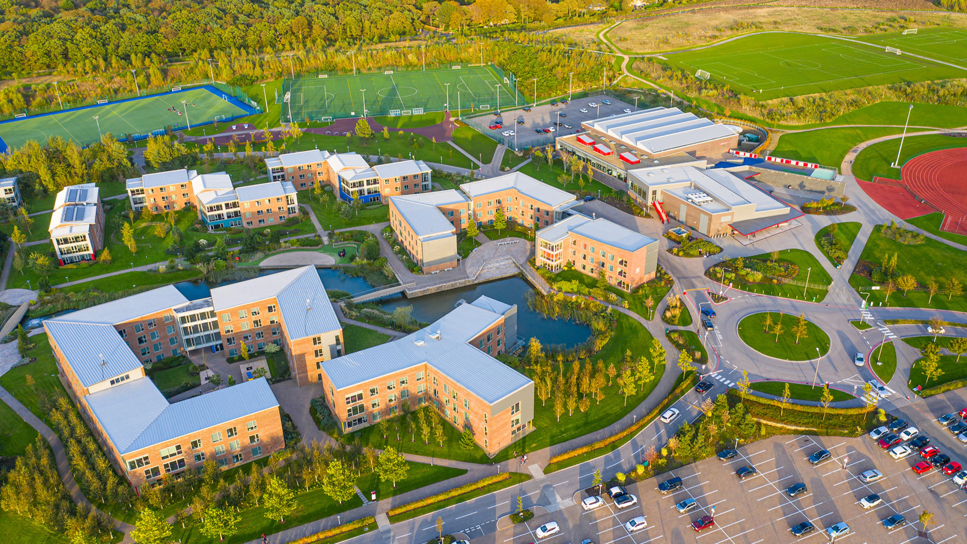 Edge Hill University｜英國留學代辦｜英國Pathway代辦｜Jubilee銀禧留遊學教育顧問