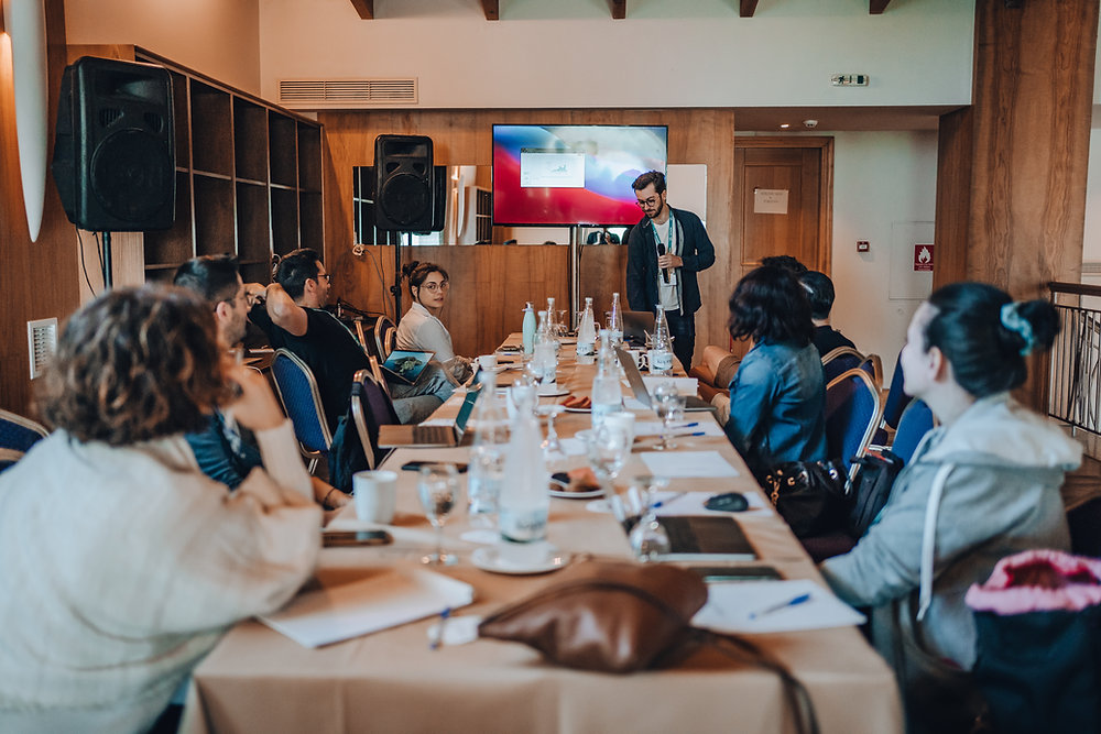 What Is an Offsite Meeting? Purpose, Benefits, and How to Plan One