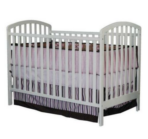 Classic Crib in White finish | www.babywarehouse.ca