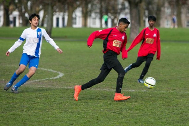 Tower Hamlets boy signs for a Premier Club