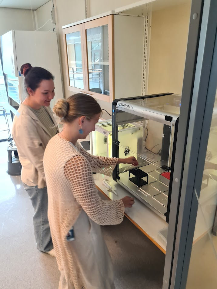 Laboratory automation with the Opentrons OT-2 and 3D Printing