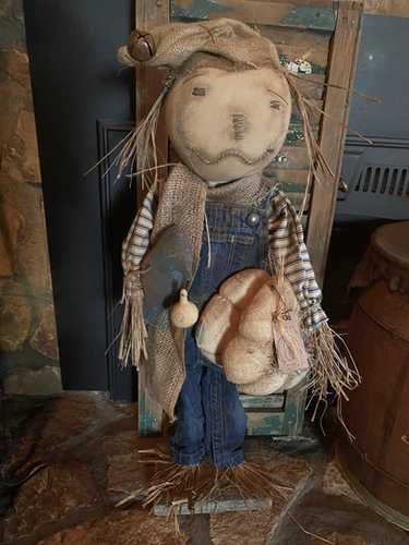 #5172 Scarecrow on Base | Olde Crows Homestead