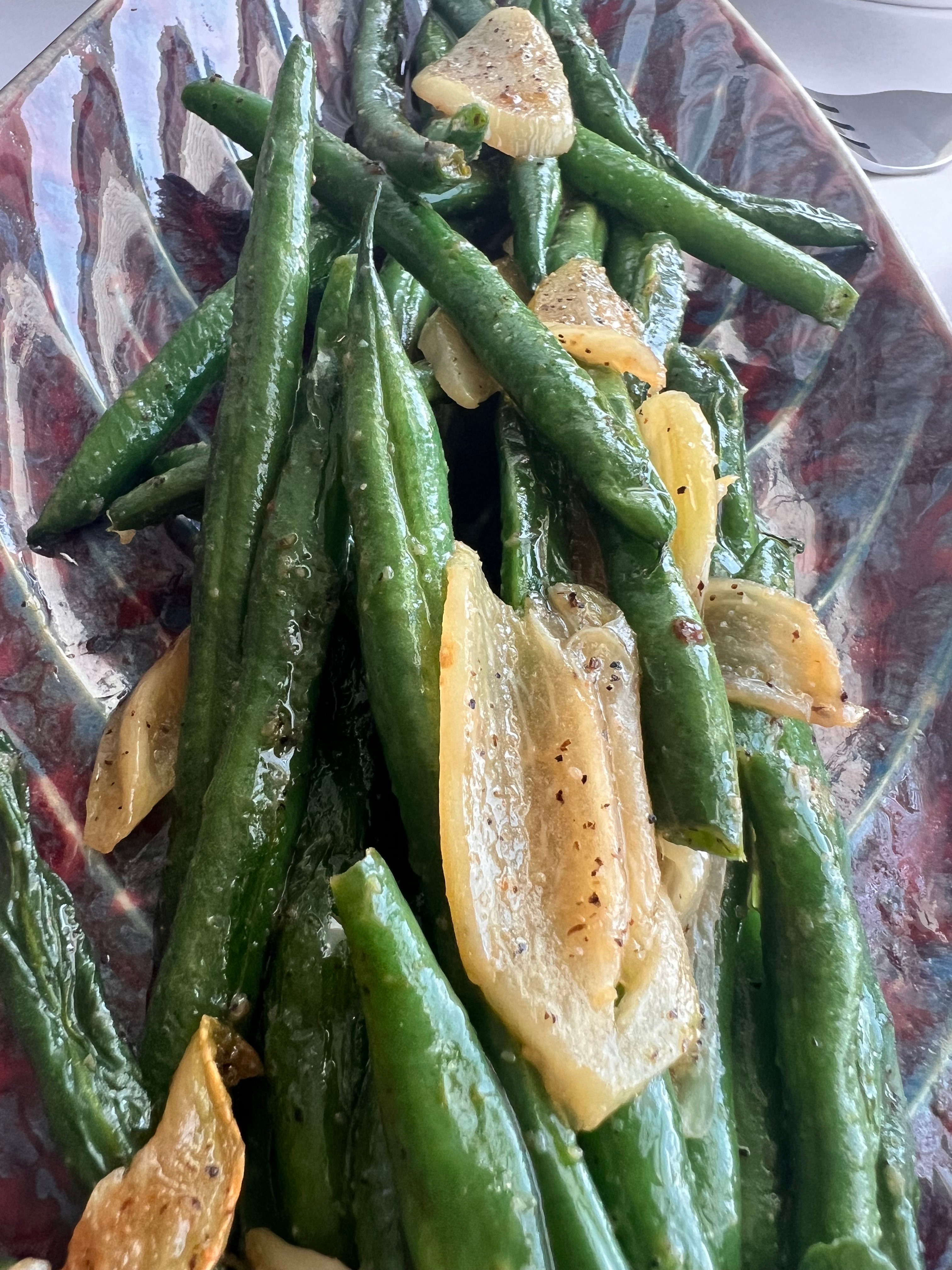 Garlicky Green Beans | CEN