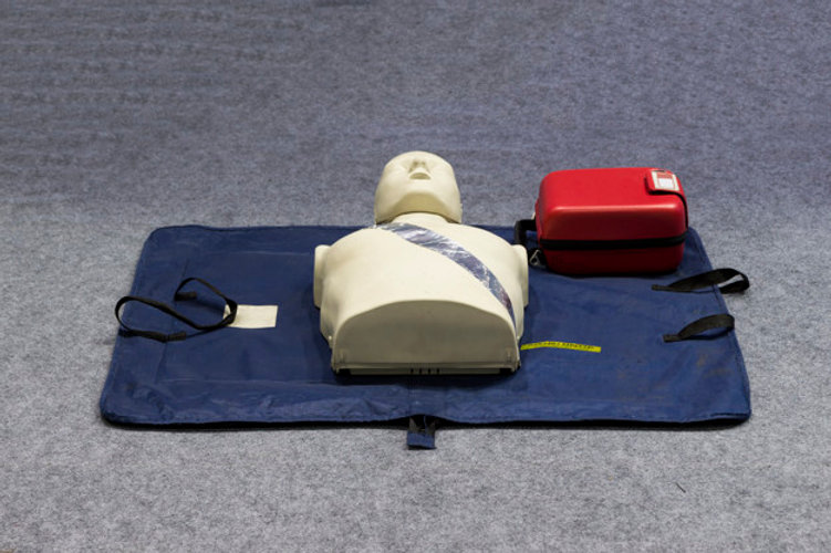 CPR AED | Cardiologist Helps Save Boy Who Collapsed on Basketball Court