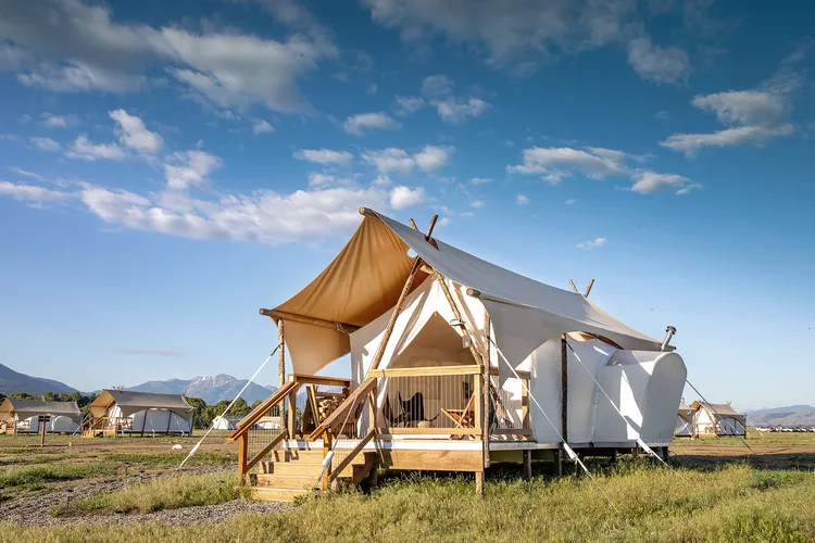 What is RV Glamping? Glamping Ideas, Destinations, and More