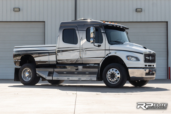 2006 FREIGHTLINER SPORT CHASSIS M2 106