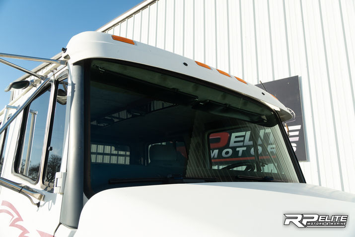 2001 FREIGHTLINER SPORTCHASSIS