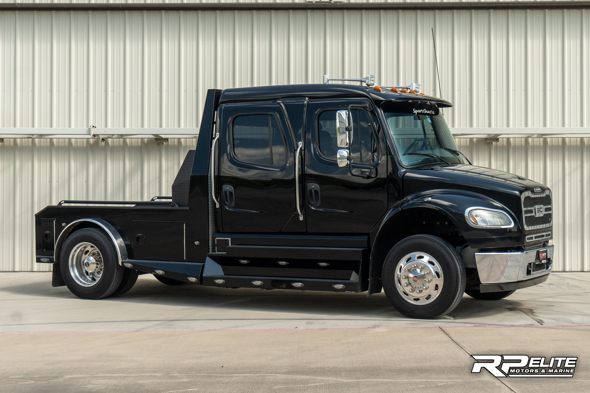 2013 SPORTCHASSIS FREIGHTLINER M2 106