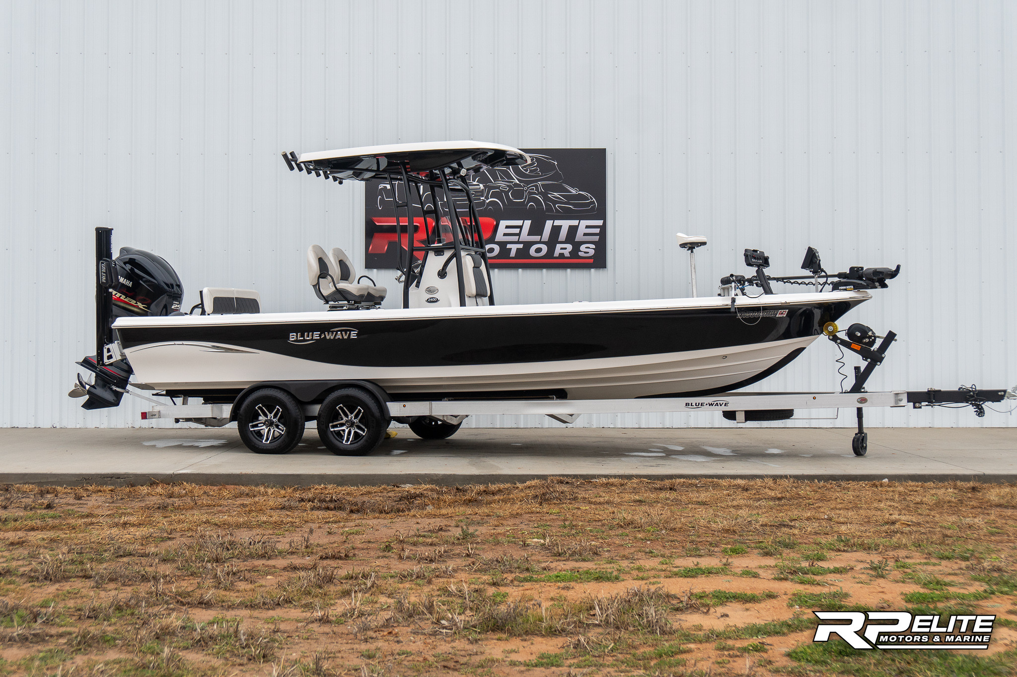 2021 BLUE WAVE 2400 PURE BAY