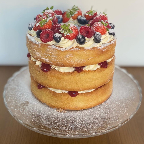 Victoria sponge | Drizzle and Swirl