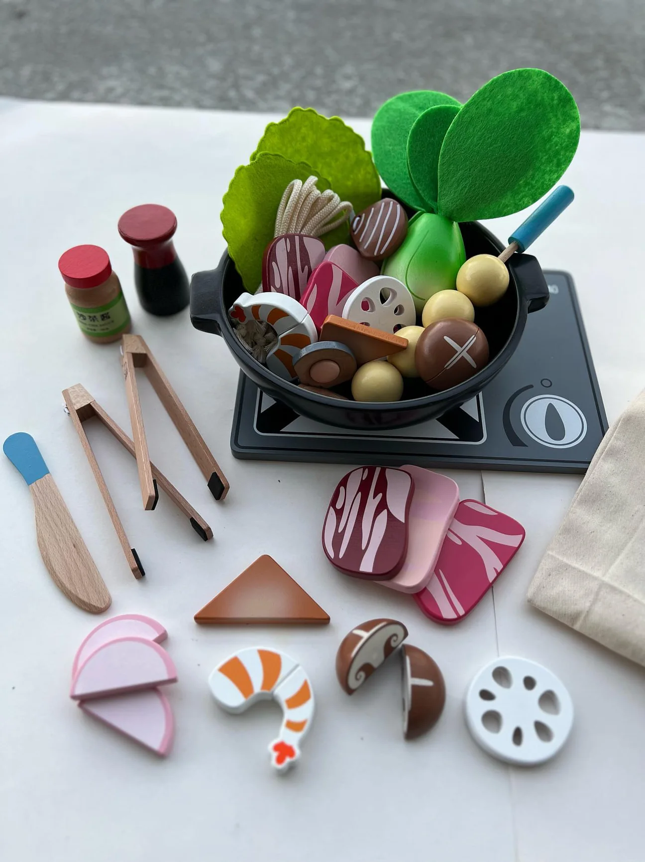 Bitty Bao Wooden Magnetic Hot Pot Set (40 pcs) | CantoBrossard