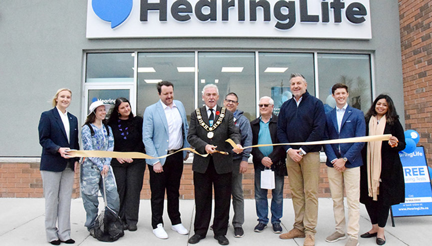 Ribbon cut at new Hearing Life location