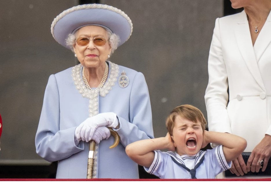 Wincing Prince Louie says no to Noise Pollution!