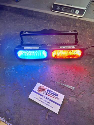 Whelen dual avenger SYNC MODEL red blue split AVNS2RB | Brooks Gov Surplus