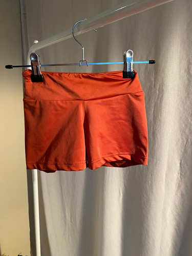 So Danca Rust Shorts | Dance Donators