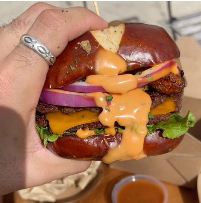 This Week's Special: Açaí and Burgers Delight!