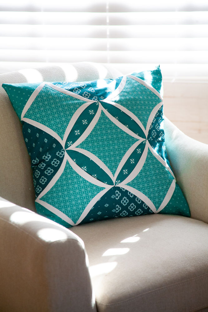 How to sew a Cathedral Window Quilt Block into a Cushion Cover