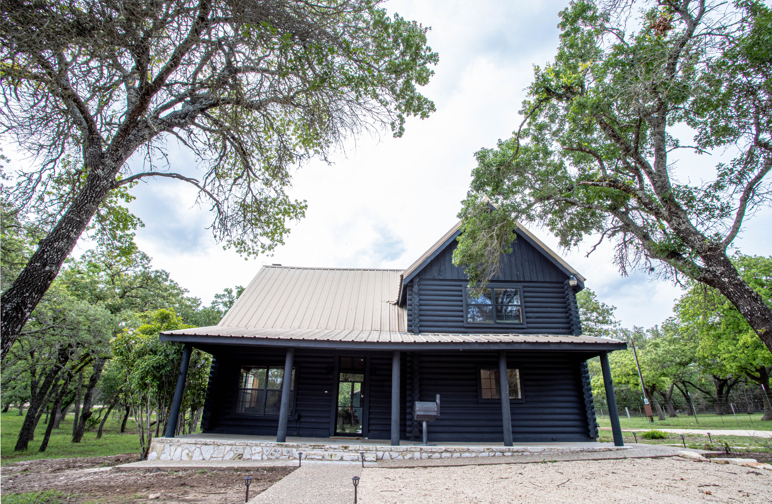 Fredericksburg Log Cabin | Stay In The Heart of Texas