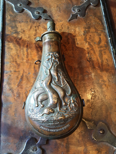 Larger, fine gunpowder bottle in copper, 1800s | Militarycollectables