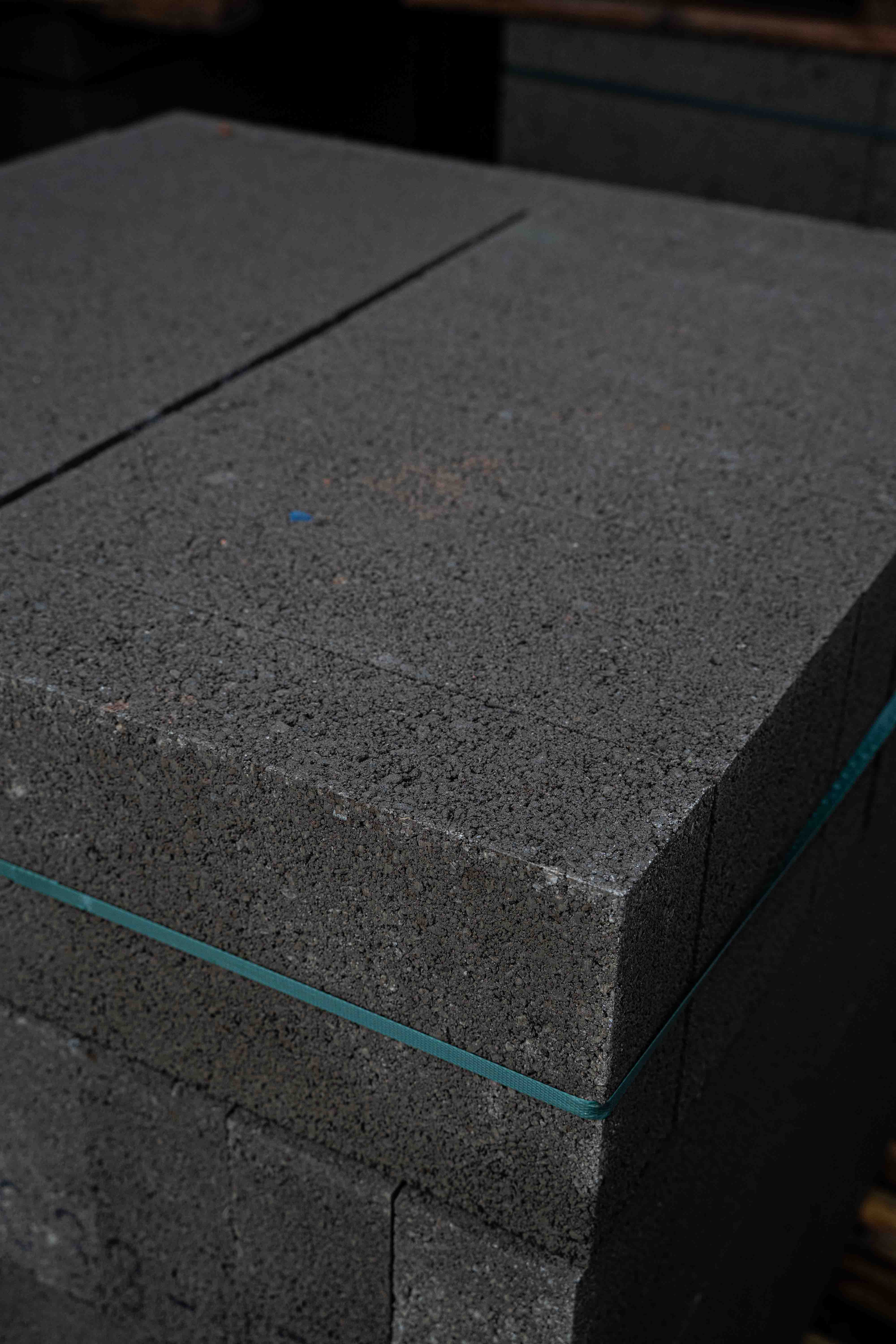 Concrete Block Solid 100 x 215 x 440mm 7.3N | SWM Builders Merchants ...