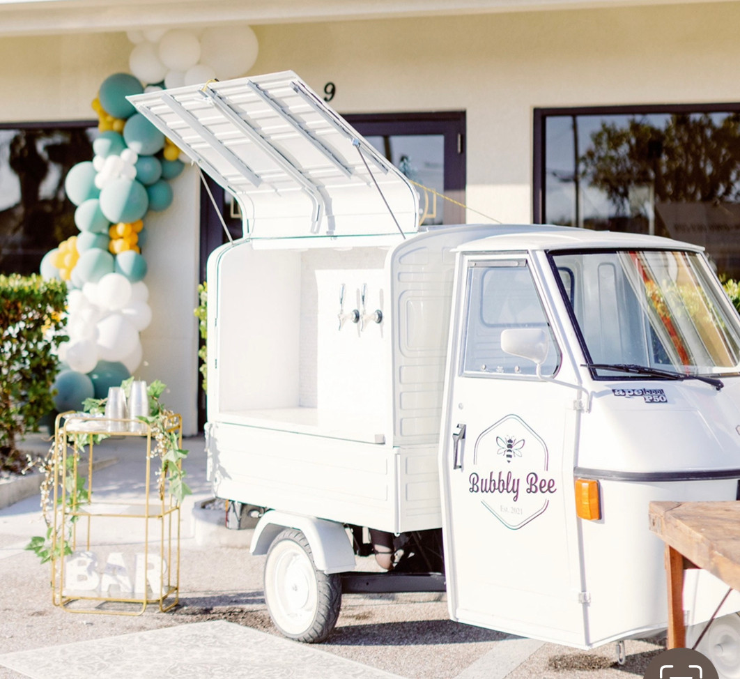 Bubbly Bee | mobile bar | Lee County, Florida, USA