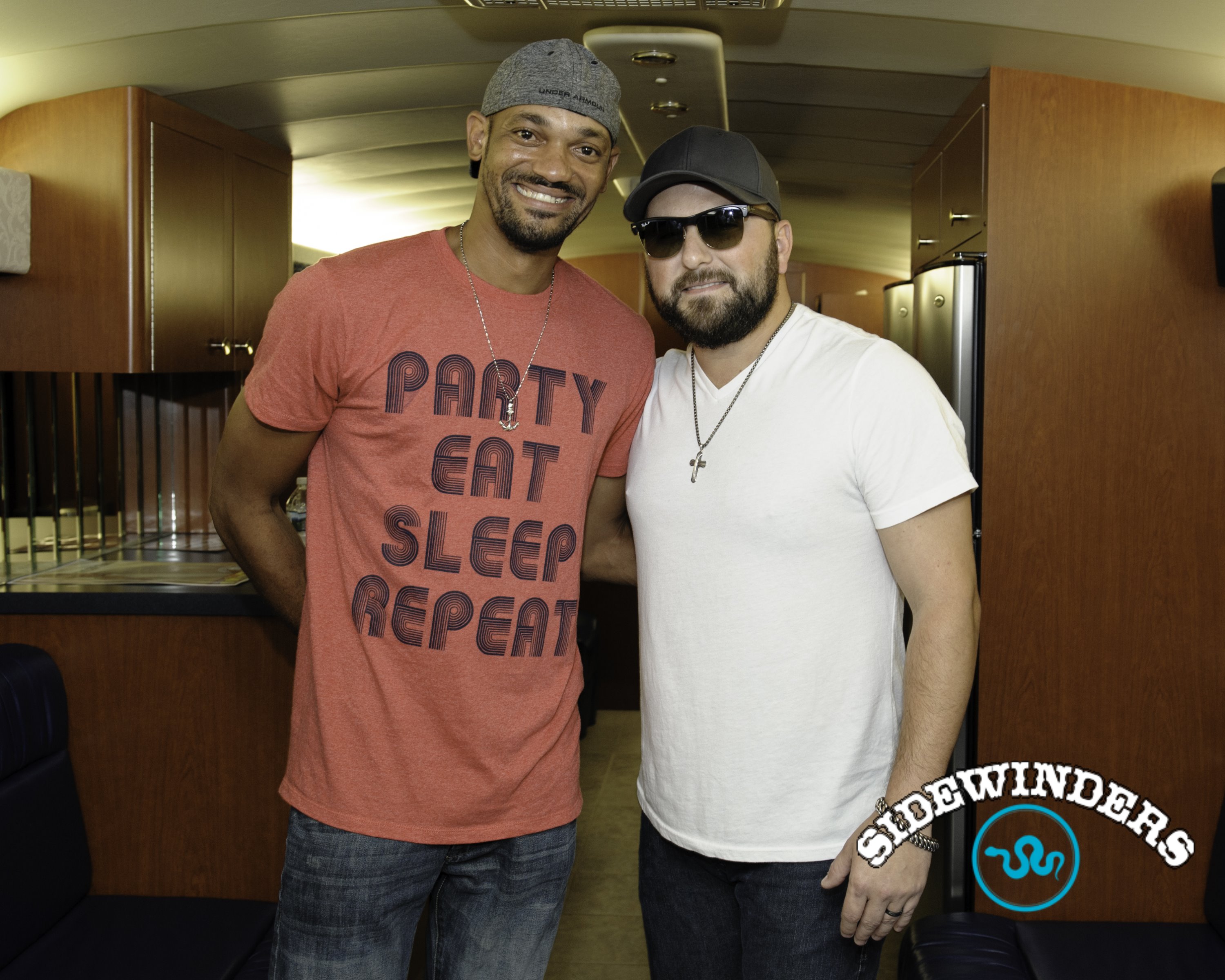 Tyler Farr Sept 2017 | sidewinders