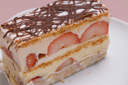 STRAWBERRY NAPOLEON | Golden Delight