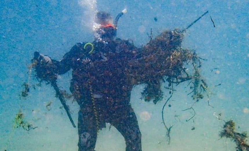 Volunteer Rubbish Clean Up | Environmental Divers | Queensland