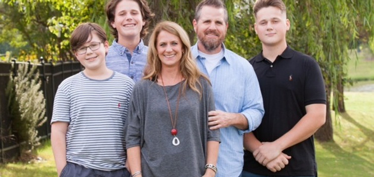 The Bright Family | Ikondo