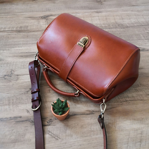 【Order】Doctor Frame Shoulder Bag | Artchala Studio