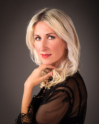Lina - Confidence Builder Photoshoot