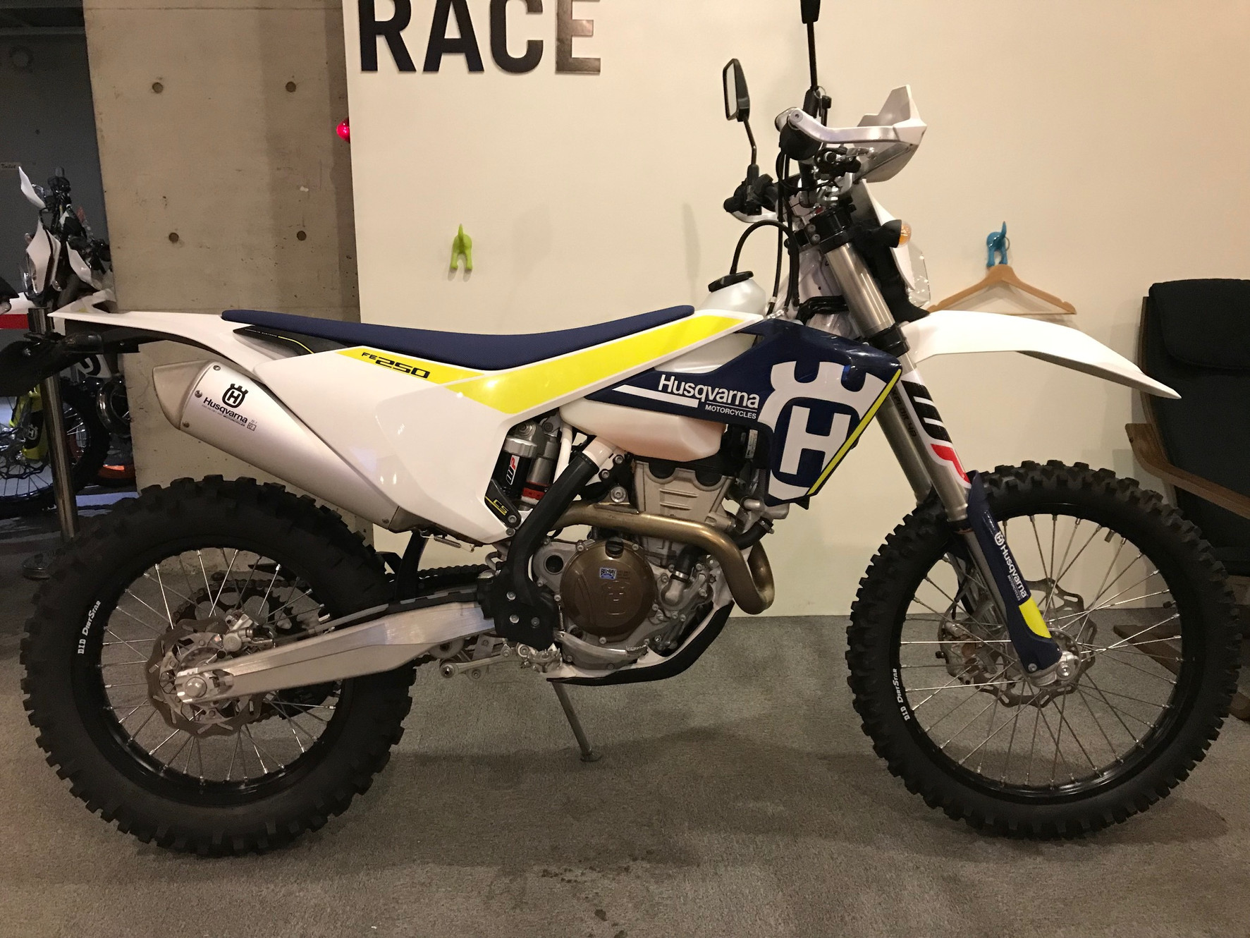 FE250 極上USED車入荷！