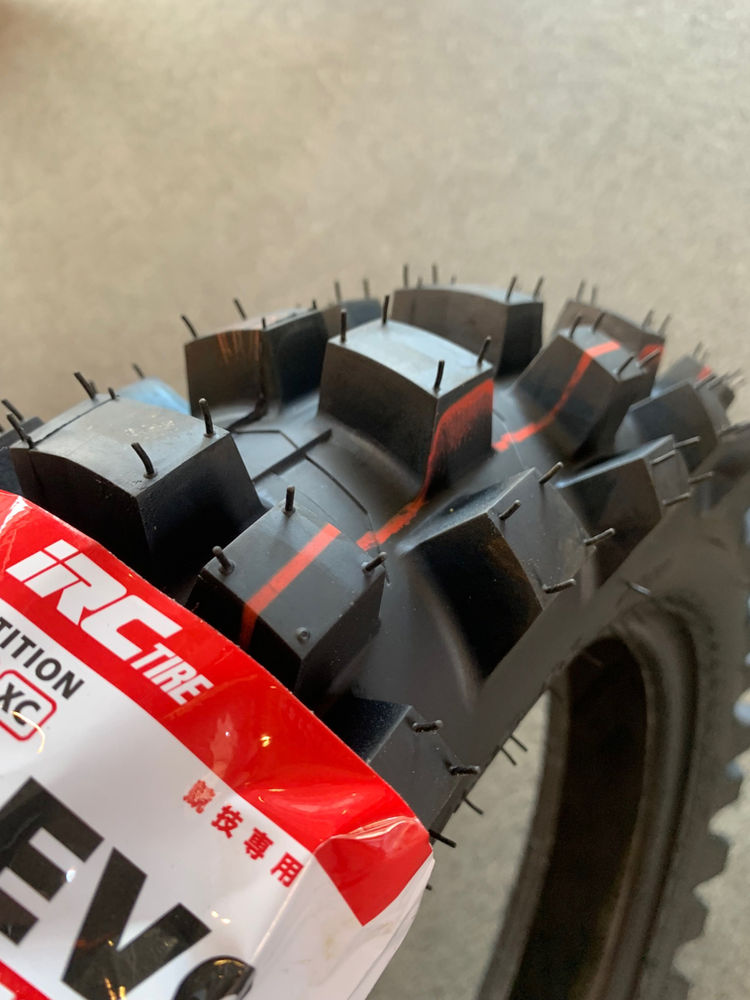 最近話題の競技専用タイヤ IRC M5B EVO