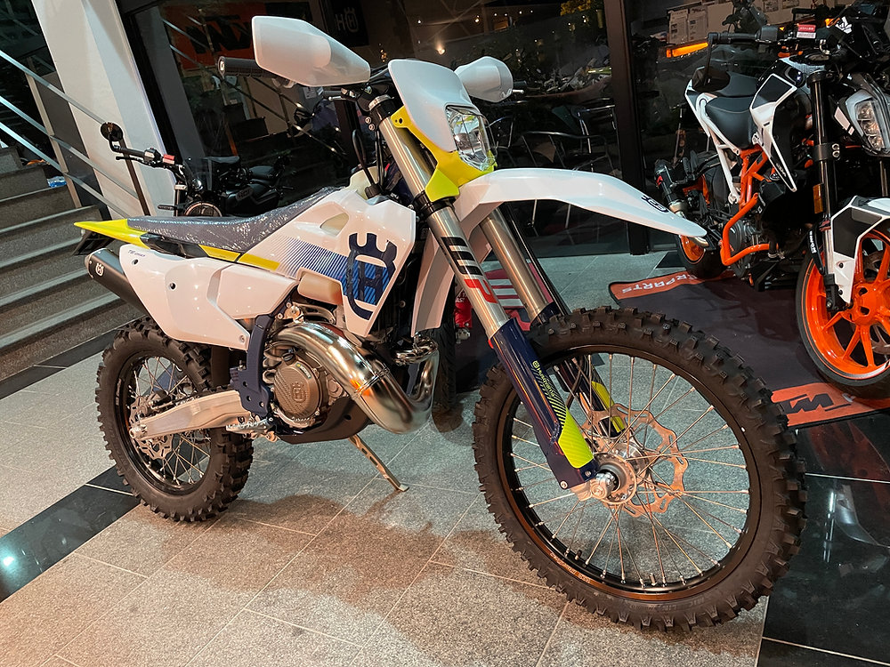 新型 TE250 入荷！！