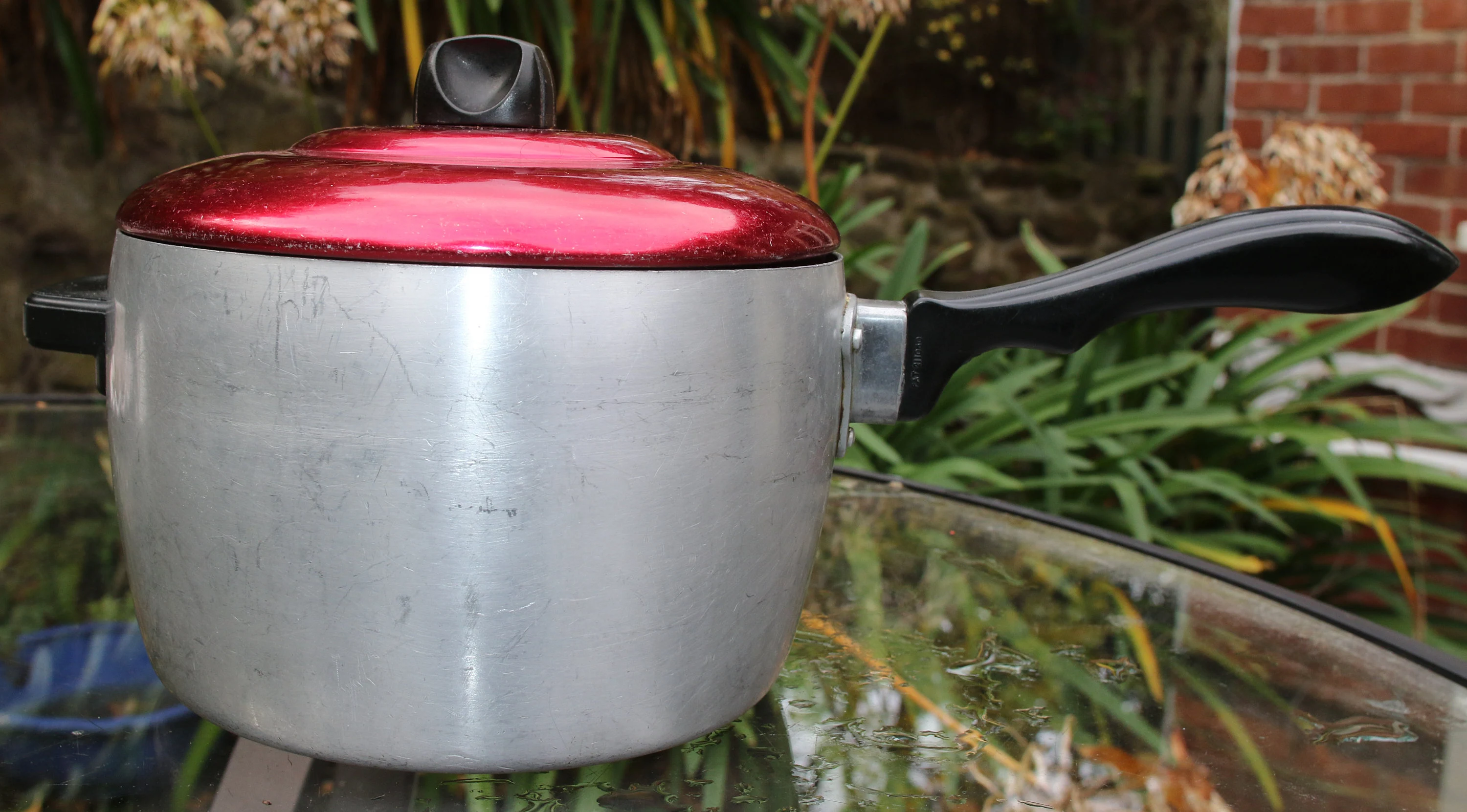 Preloved Large Saucepan and Lid | Tasmanian Beauties