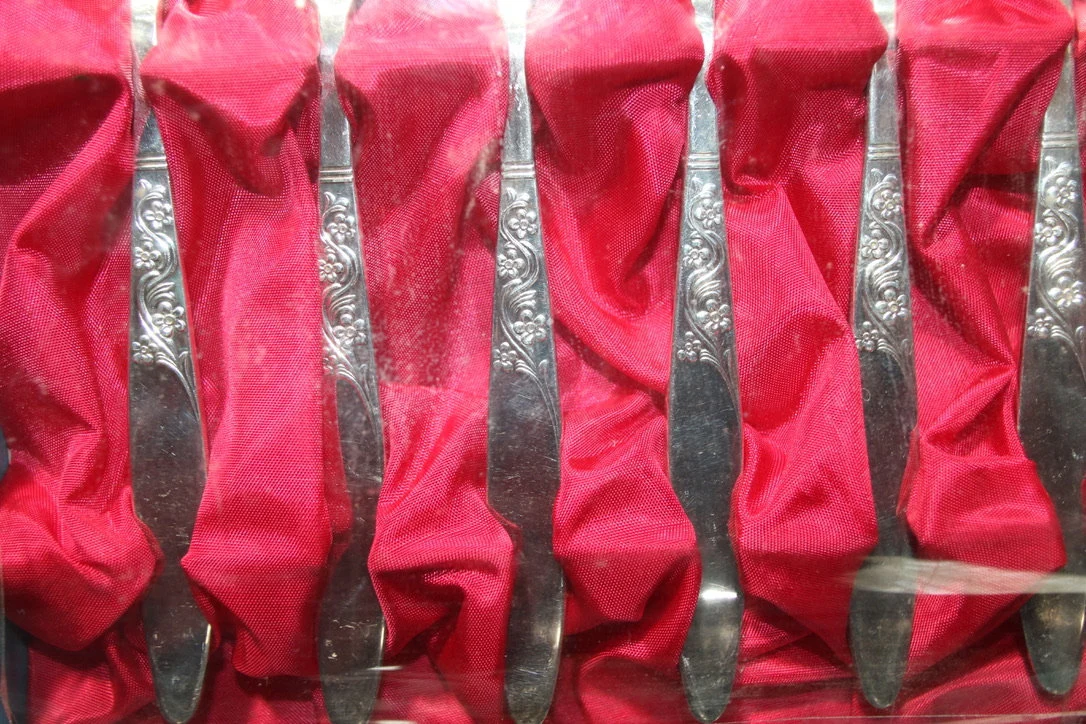 Preloved Grosvenor Silverware Splades - set of 6 in original box ...