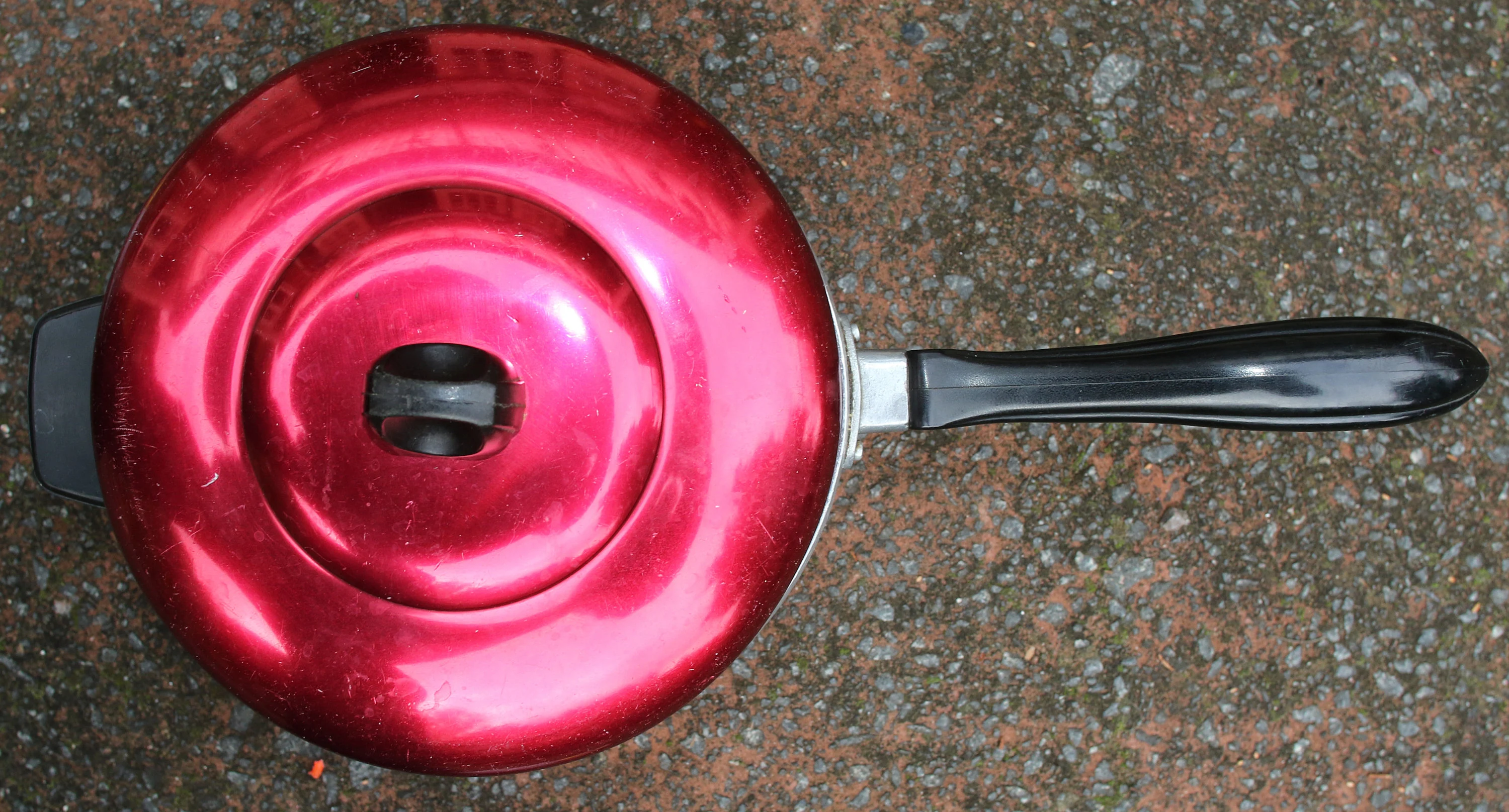 Preloved Large Saucepan and Lid | Tasmanian Beauties