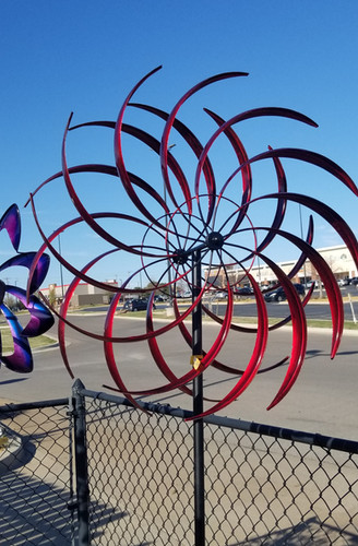 Grande Windswept Wind Spinner RED | underthesungarden