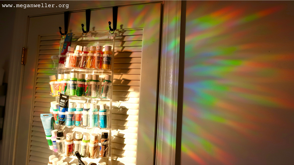 DIY RAINBOW window decal with Cricut!