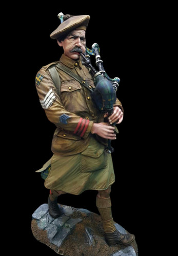 Gordon Highlander piper ww1 | War Office Figures