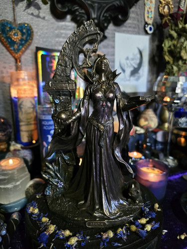 Aradia - Goddess Statue | The Magpie & The Moon
