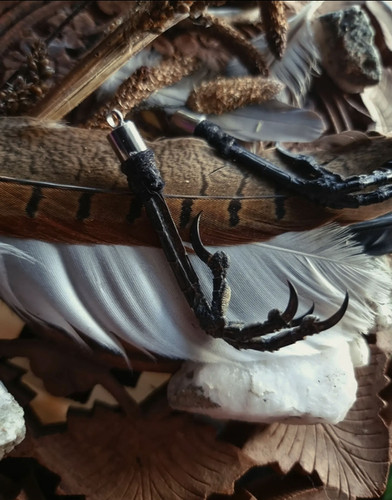 Magpie Foot Charm | The Magpie & The Moon