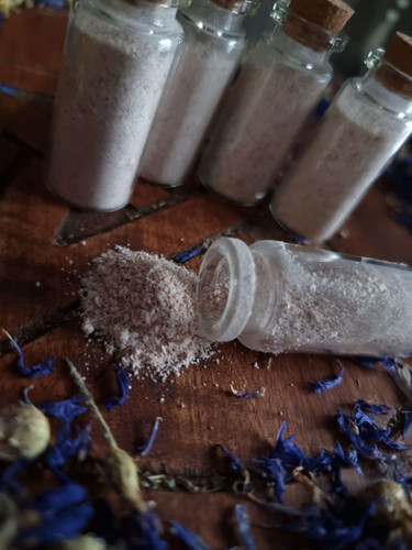 Cascarilla (egg shell powder) | The Magpie & The Moon