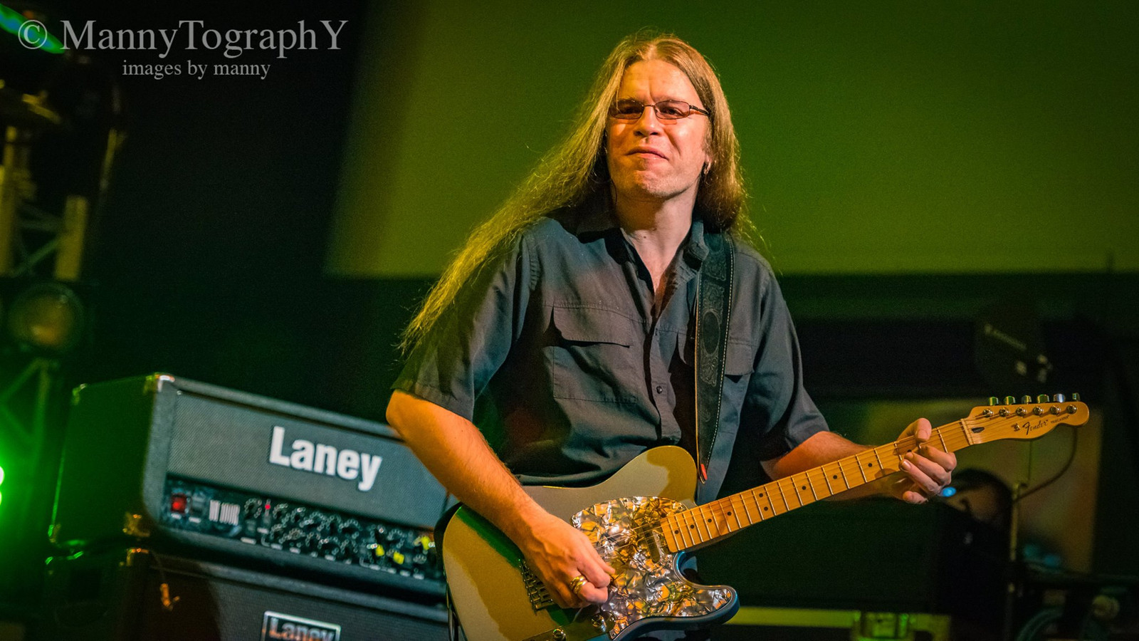 Fullscreen Page | Howie G - Guitarist.