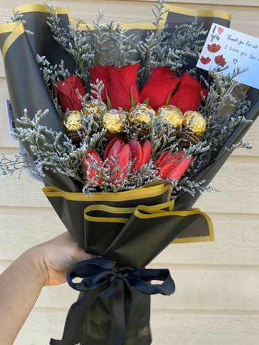 Golden Love – Rose & Chocolate Bouquet | Florie Bouquets