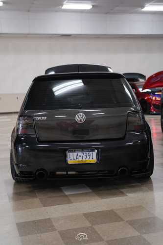 VW R32 Rear Diffuser | Unsupported