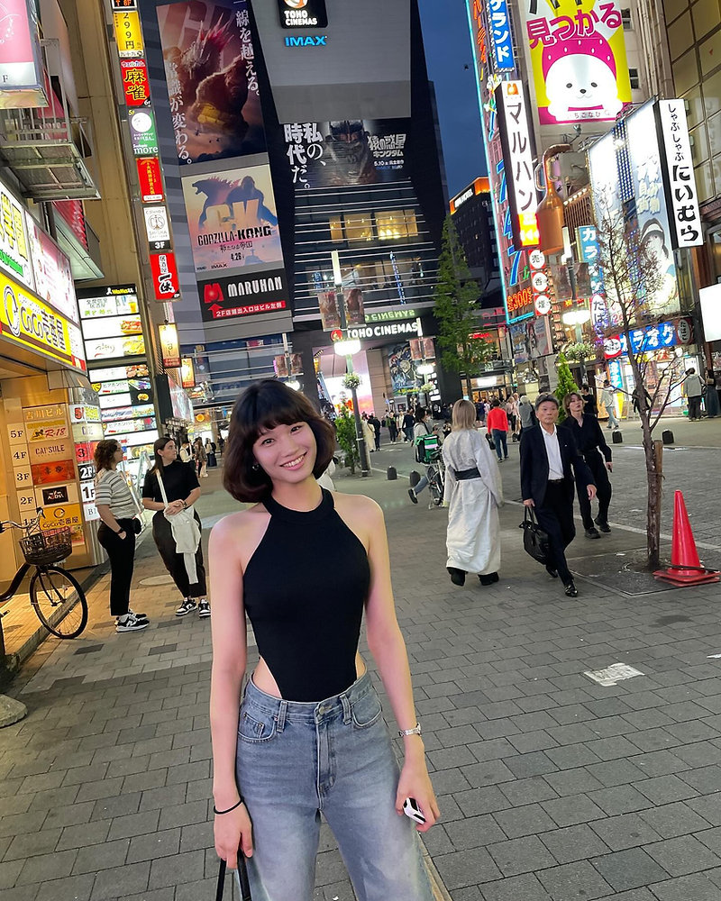 LEE HEE EUN in Shinjuku Tokyo 🇯🇵