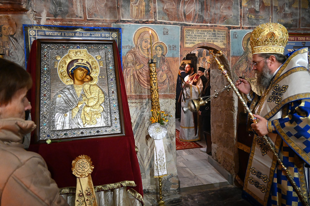Архиерейска света Литургия в Искрецкия манастир Успение Богородично